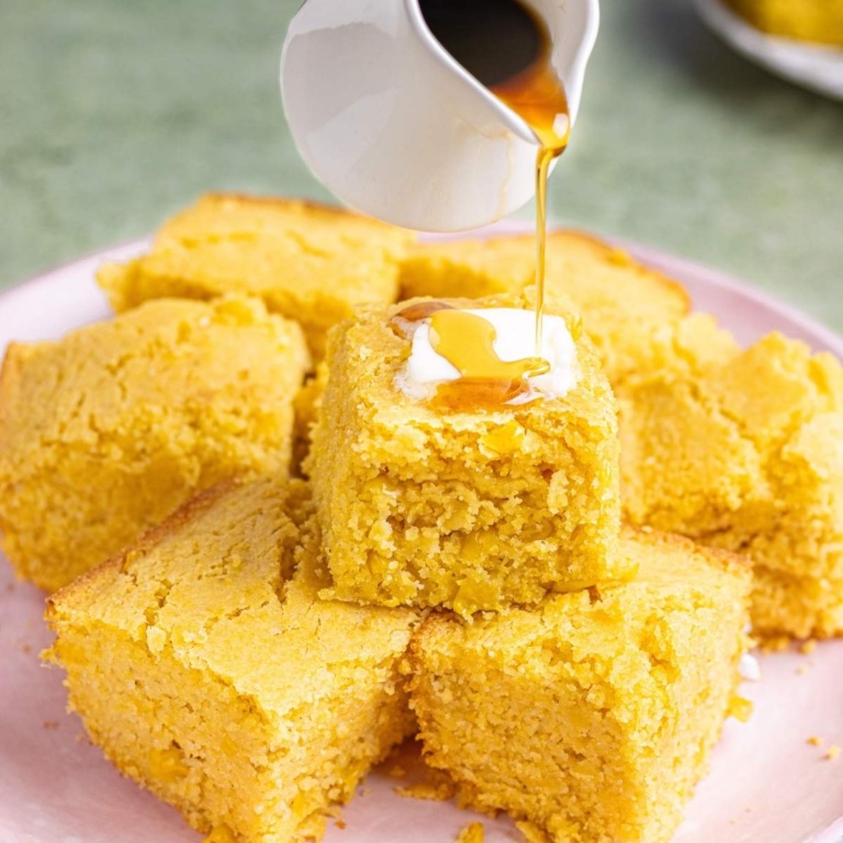 Easy Eggless Cornbread - Worldly Treat